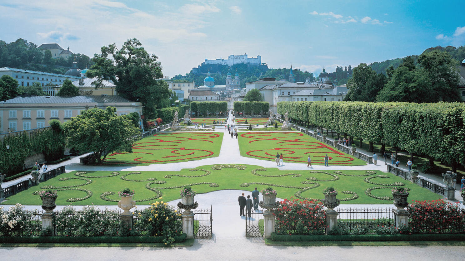 Sound of Music and Lakes & Mountains Tour from Linz/Passau