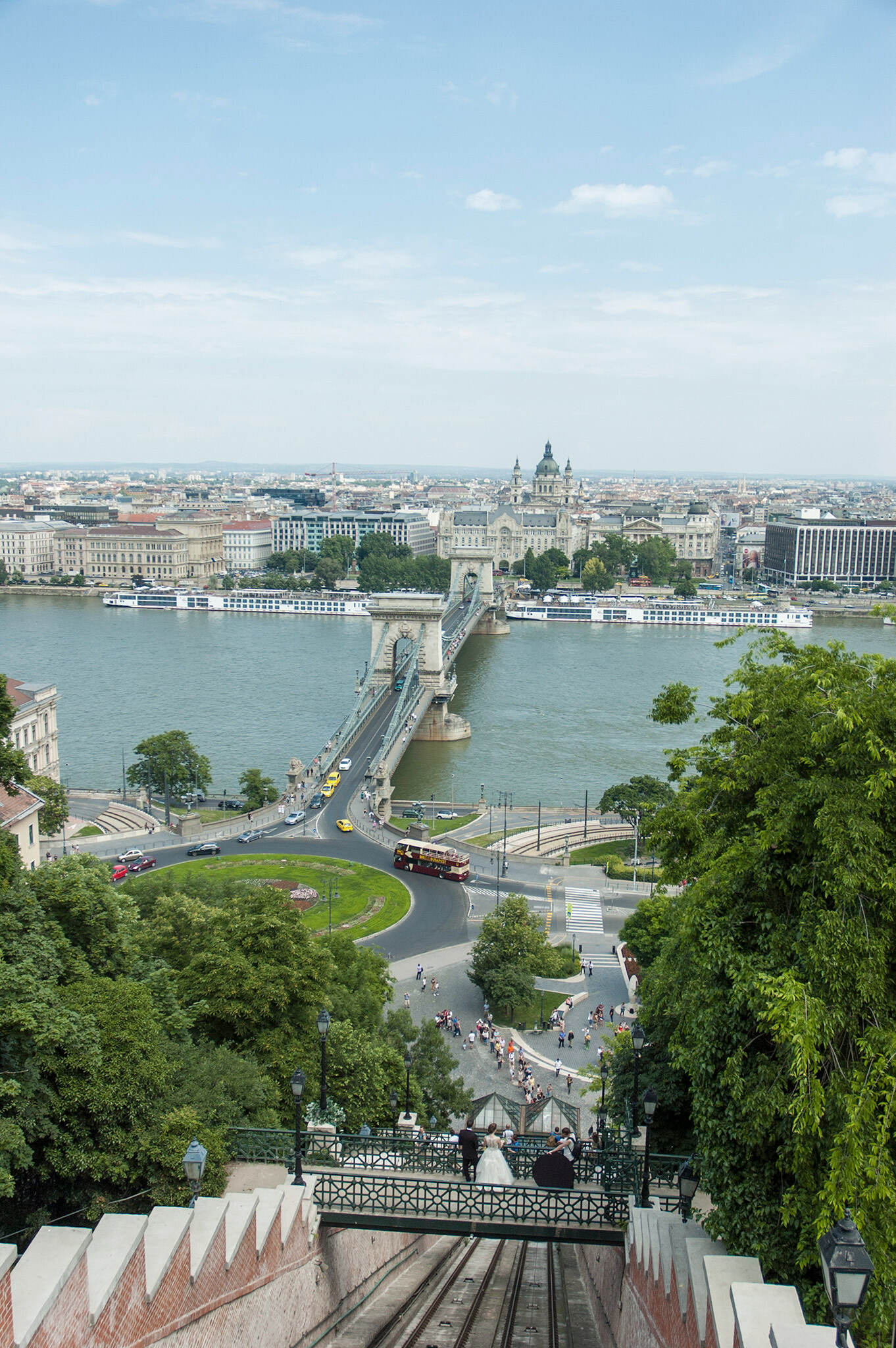 Chain Bridge - Danube Bridge - Sights in Budapest